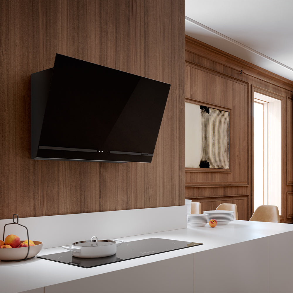 Funzionalità e design in cucina: le nuove cappe a parete Vertical 2023